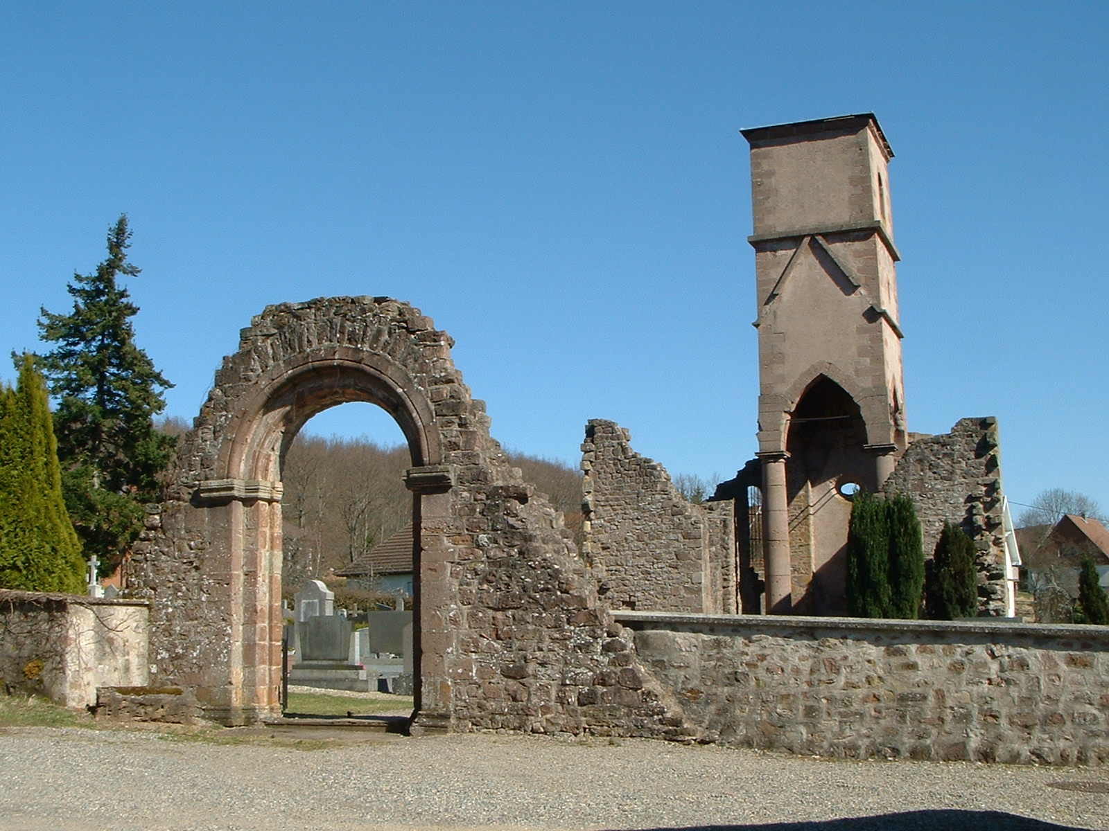 ruines-de-l-eglise-de-leimbach-240.jpg